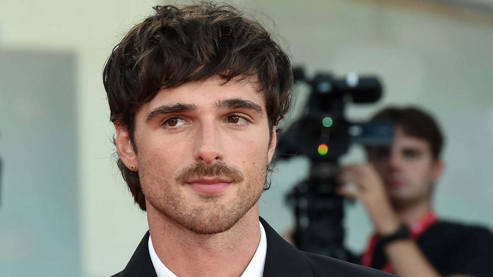 Jacob Elordi Revela su Amor por el Álbum 'Ziggy Stardust' de David ...